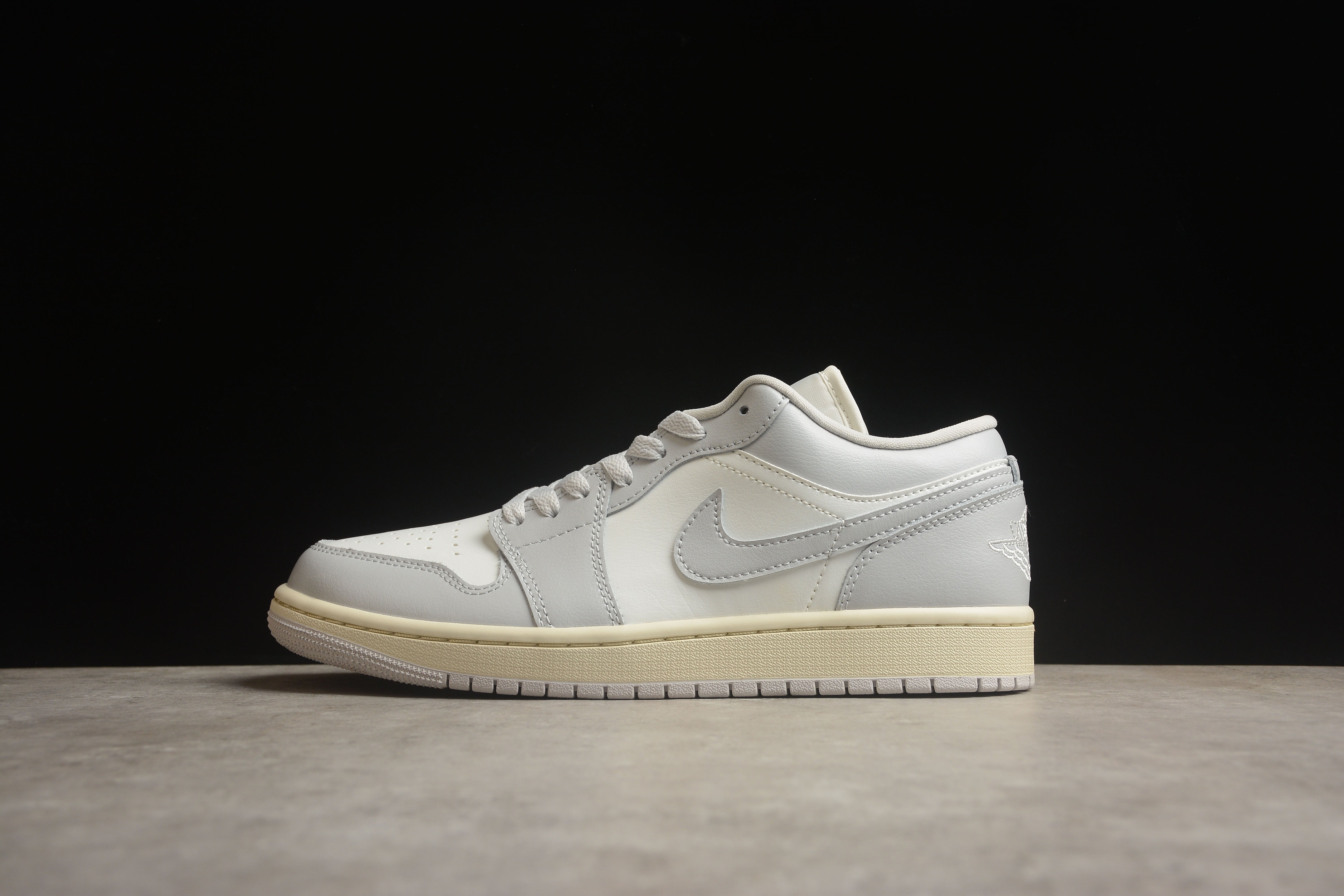 Nike Air Jordan 1 Low DC0774-103 – Molagoal